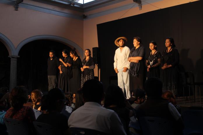 Presentan obra de teatro "Anacleto Morones" por el centenario de Juan Rulfo